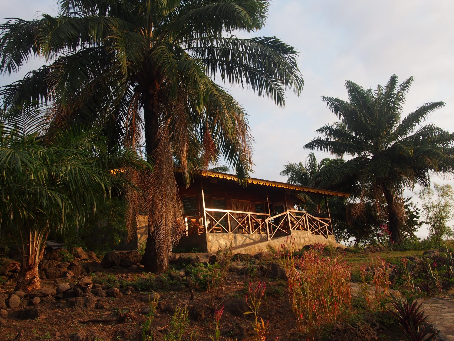 Hotel Reservation - Mucumbli Explore